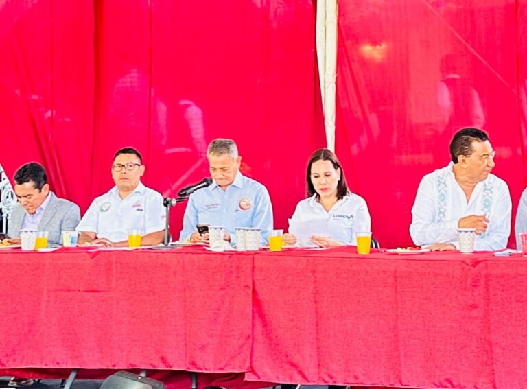 En desayuno por el Día del Trabajo, Lorena Alfaro recibe el respaldo de ...